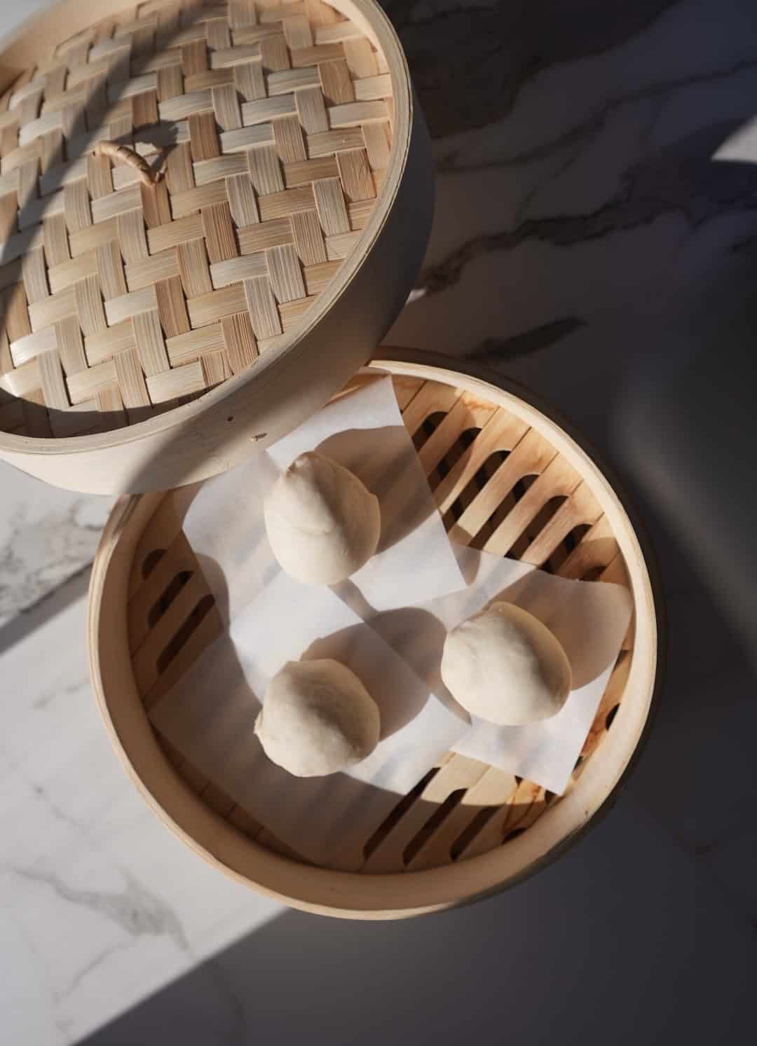 Japanese Steamed Pork Buns - Nikuman (肉マン) - Kyrié the Foodié + Real ...