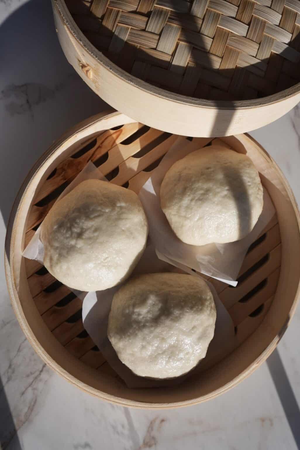 Japanese Steamed Pork Buns - Nikuman (肉マン) - Kyrié the Foodié + Real ...